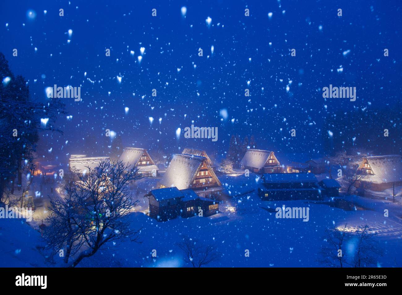 Night settlement view hi-res stock photography and images - Alamy