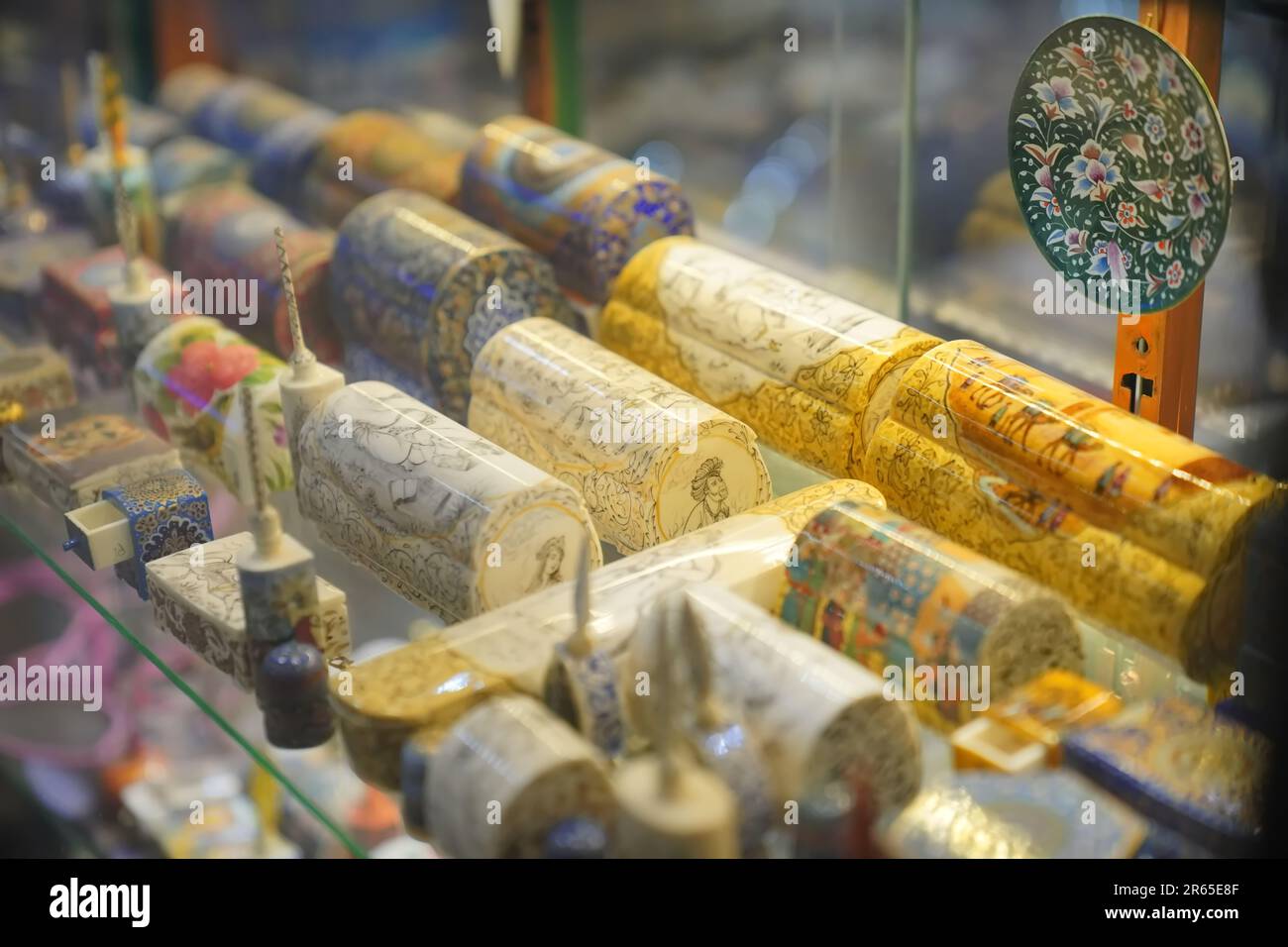 Arts and crafts storefront Stock Photo - Alamy