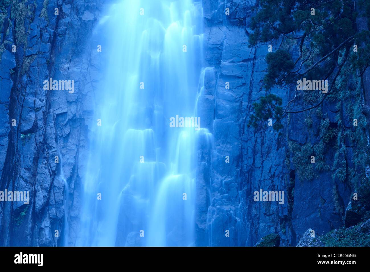 Kumano nachi waterfalls hi-res stock photography and images - Alamy