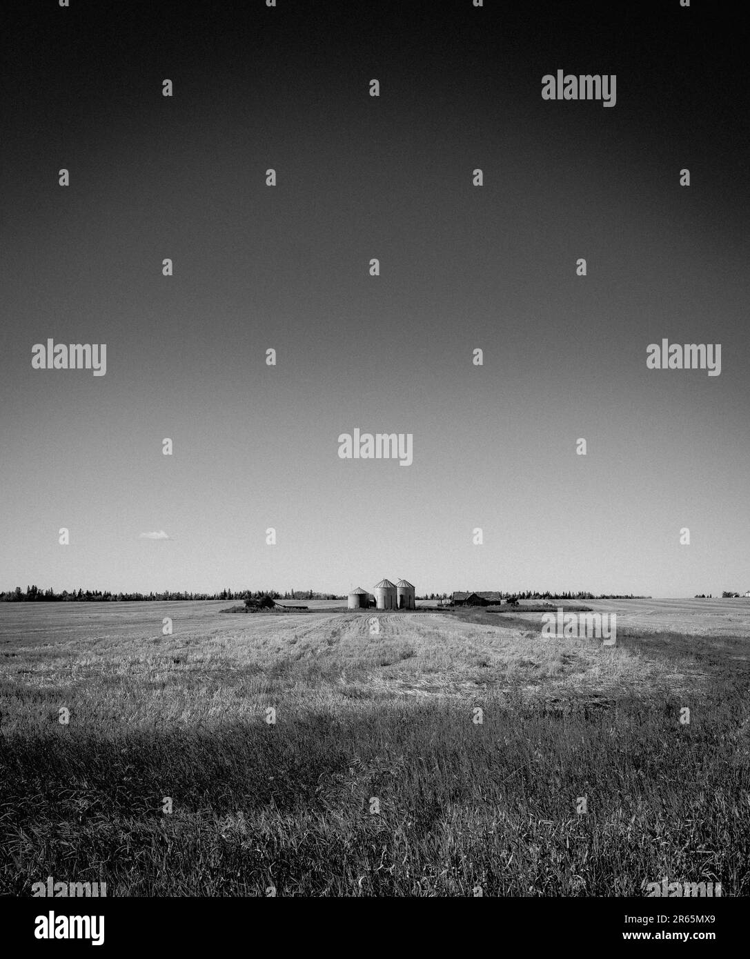 Farmhouse in distance Black and White Stock Photos & Images - Alamy