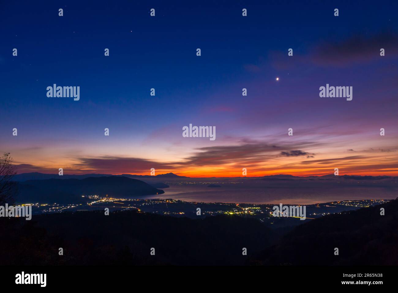 First lights of dawn hi-res stock photography and images - Alamy