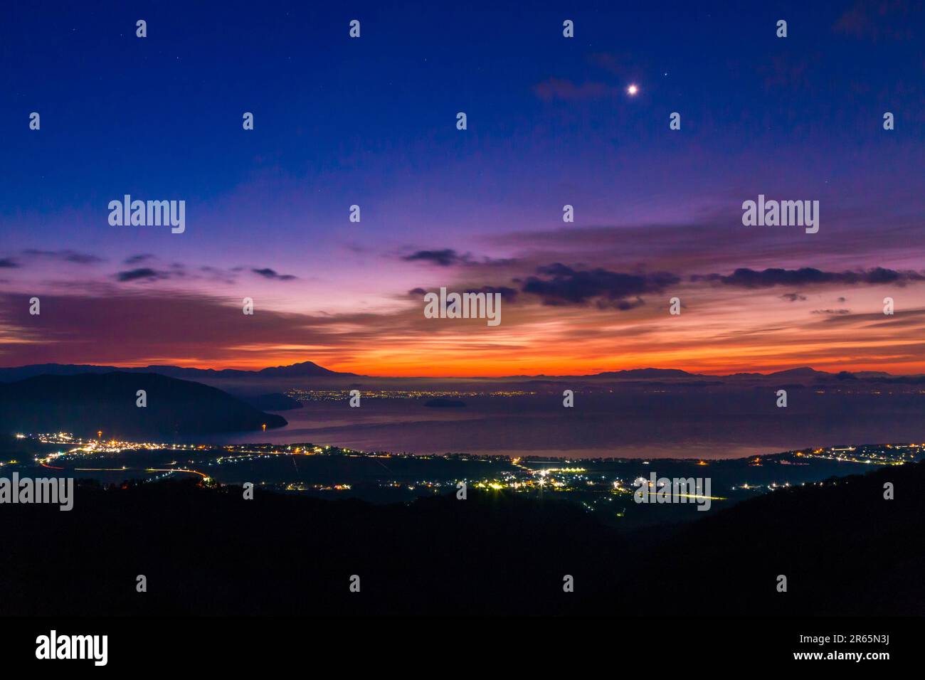 First lights of dawn hi-res stock photography and images - Alamy