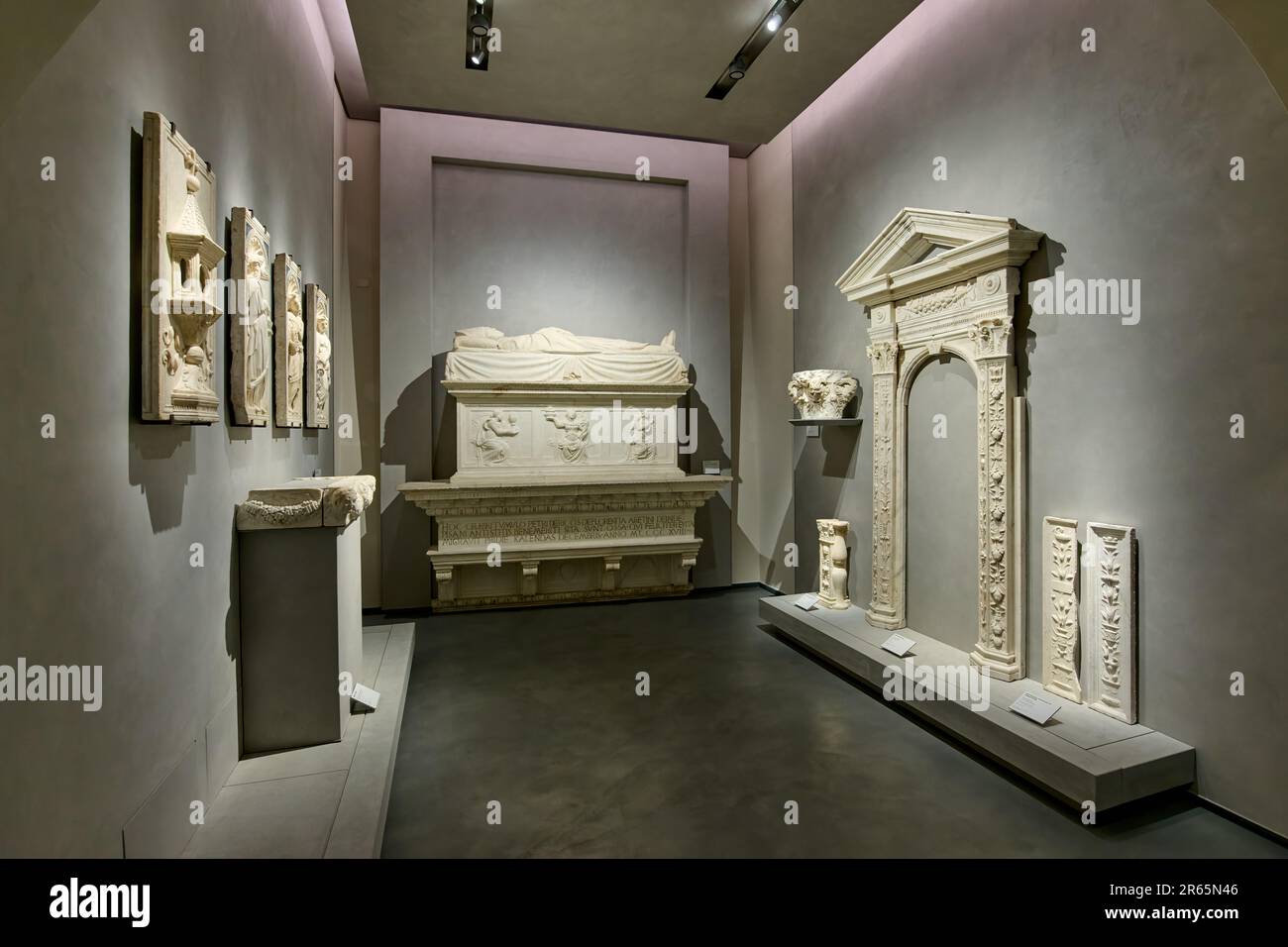 Museo dell'opera del duomo pisa hi-res stock photography and images - Alamy