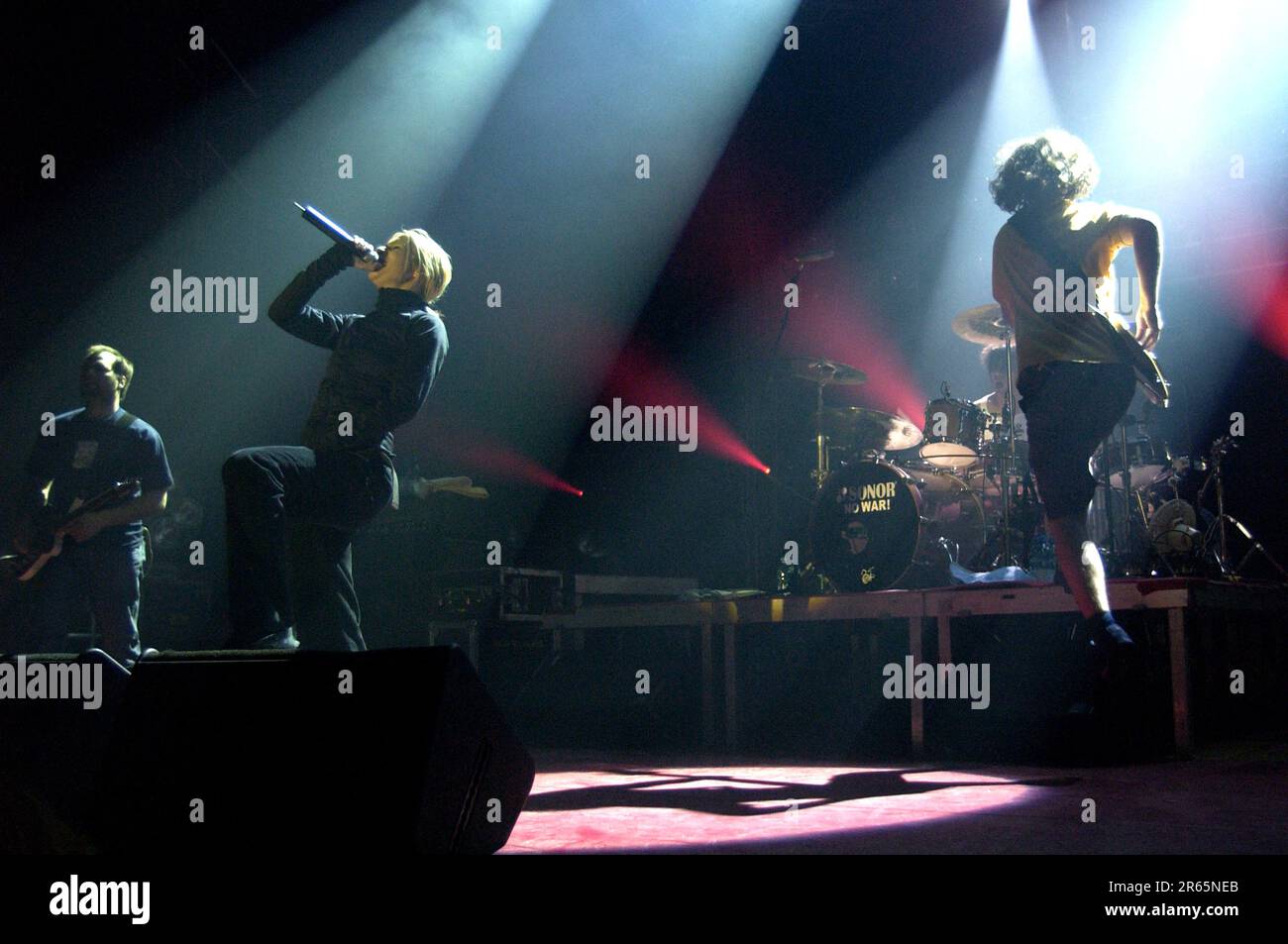 Milan Italy 2003-04-07 : Sandra Nasić singer of Guano Apes in concert ...