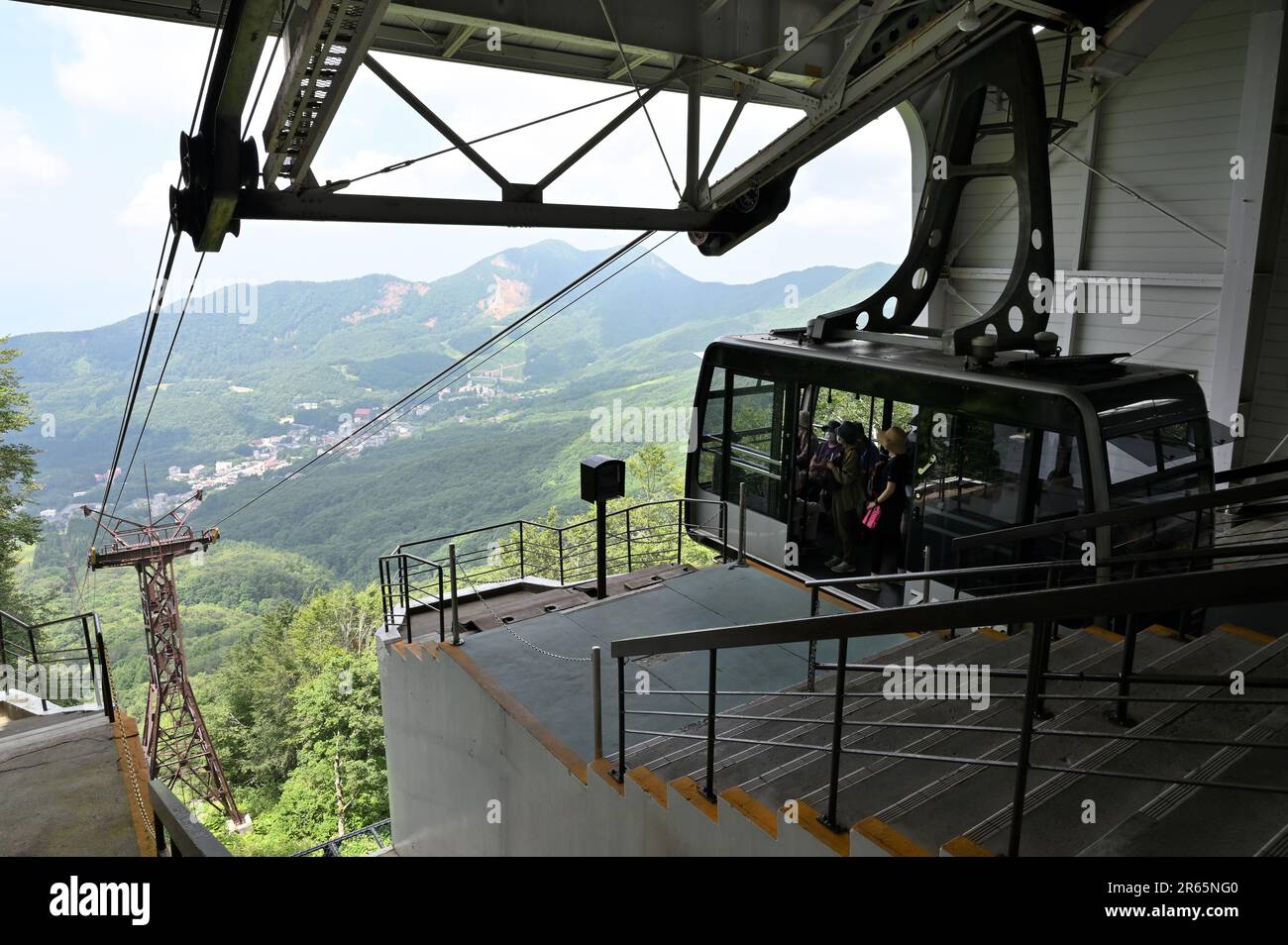 Ropeway platform hi-res stock photography and images - Alamy