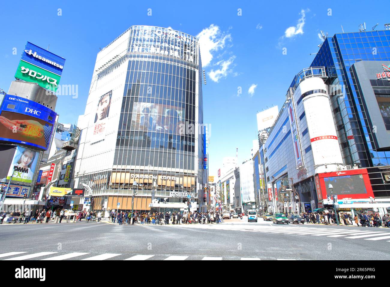 Shibuya train station hi-res stock photography and images - Alamy