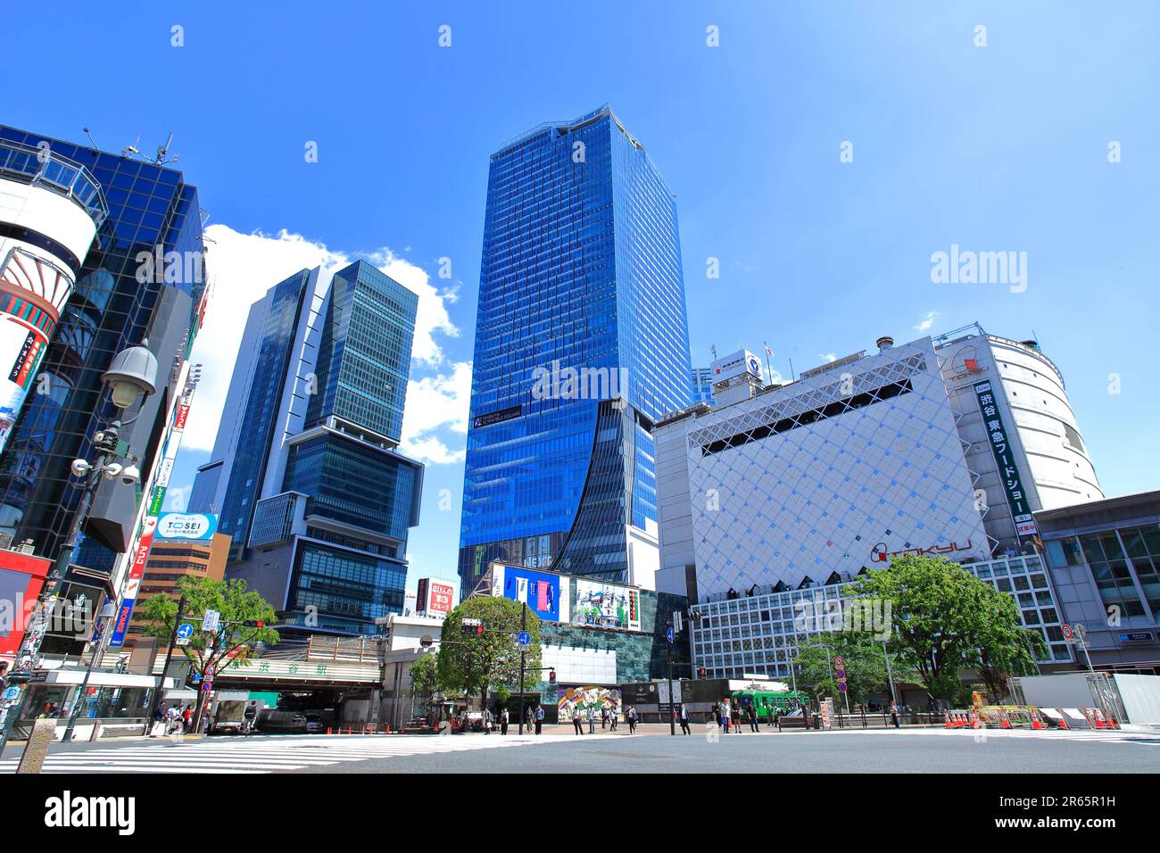 Shibuya Train Station Crosswalk Stock Photo - Alamy
