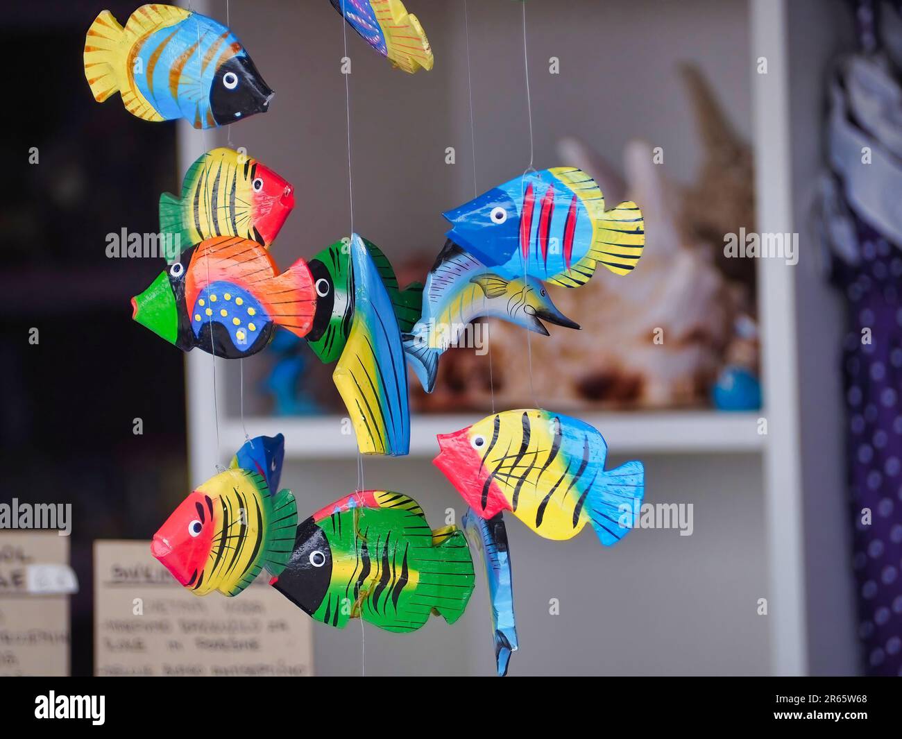 Fish on a wire hi-res stock photography and images - Alamy