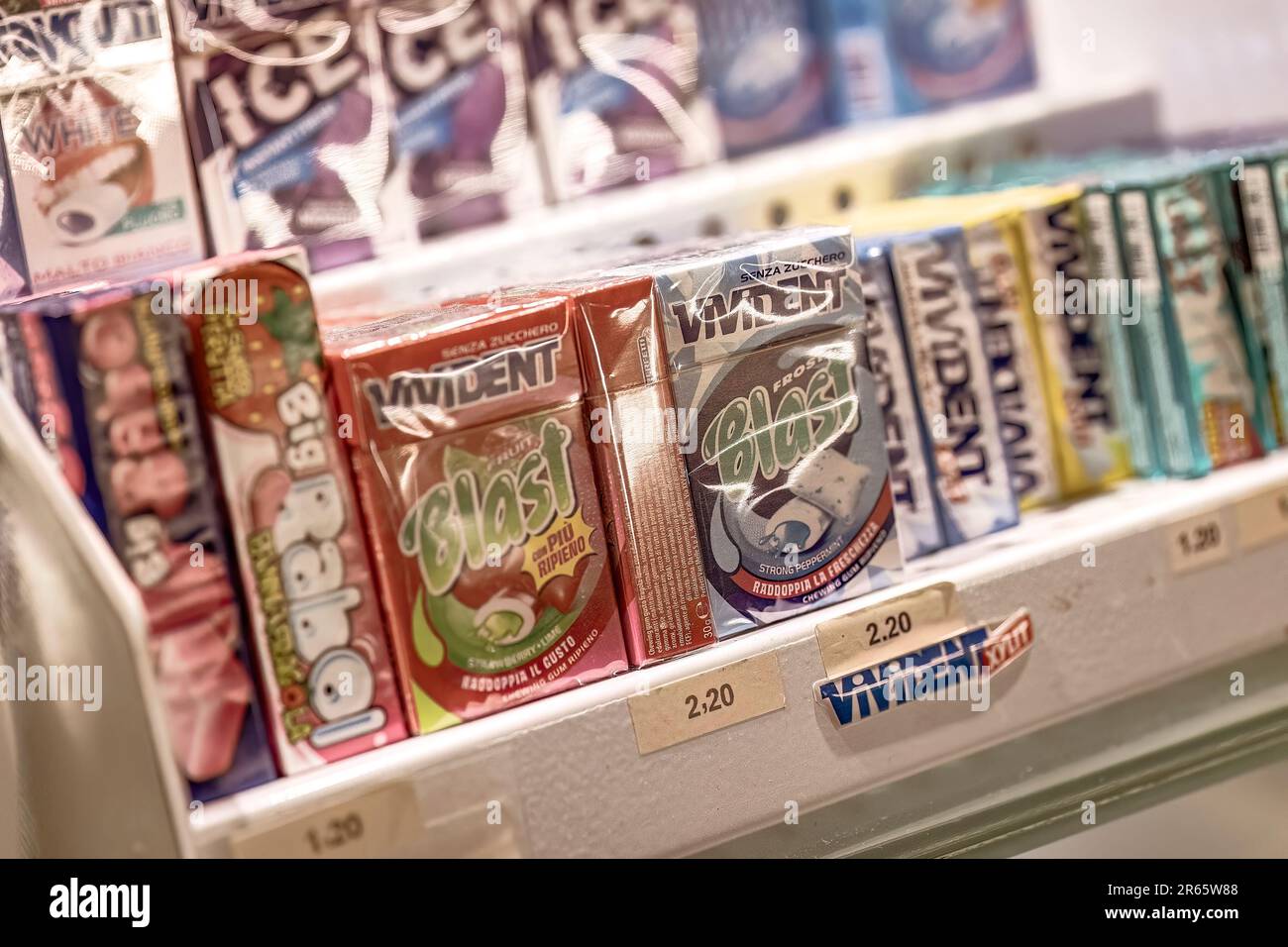 Candy chewing gum display sale hi-res stock photography and images - Alamy