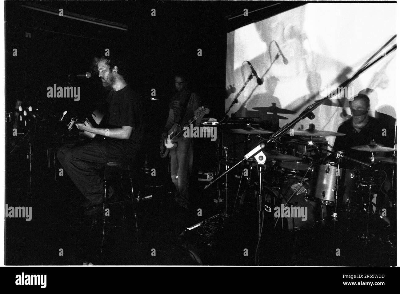 Elbow band 2001 hi-res stock photography and images - Alamy