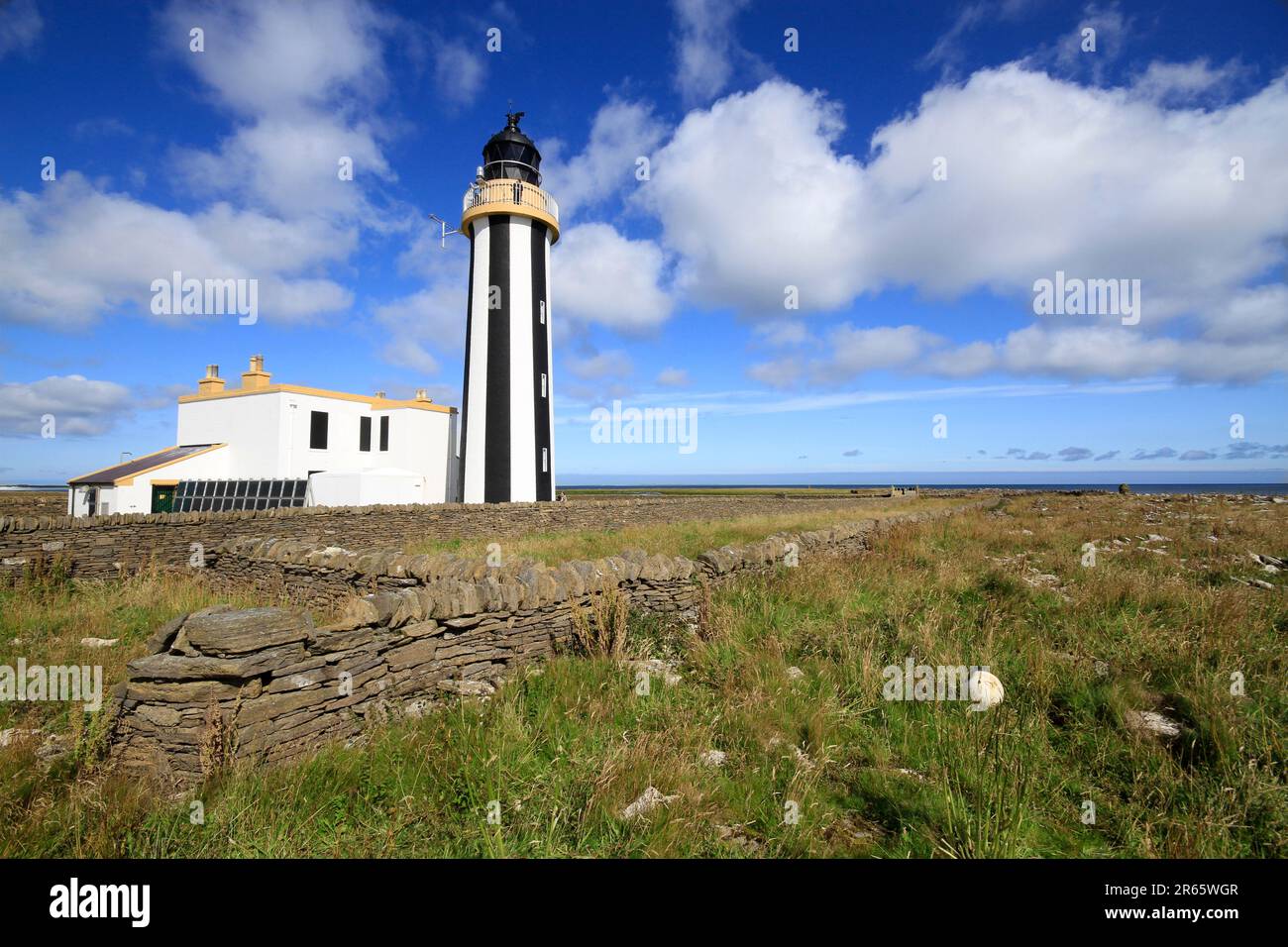 Start Point lighthouse, Isle of Sanday, Orkney Isles Stock Photo - Alamy