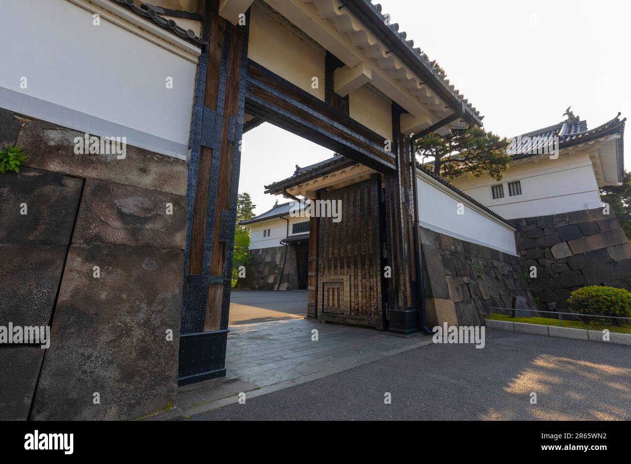 The Sakuradamon Gate at the Tokyo Imperial Palace Stock Photo - Alamy