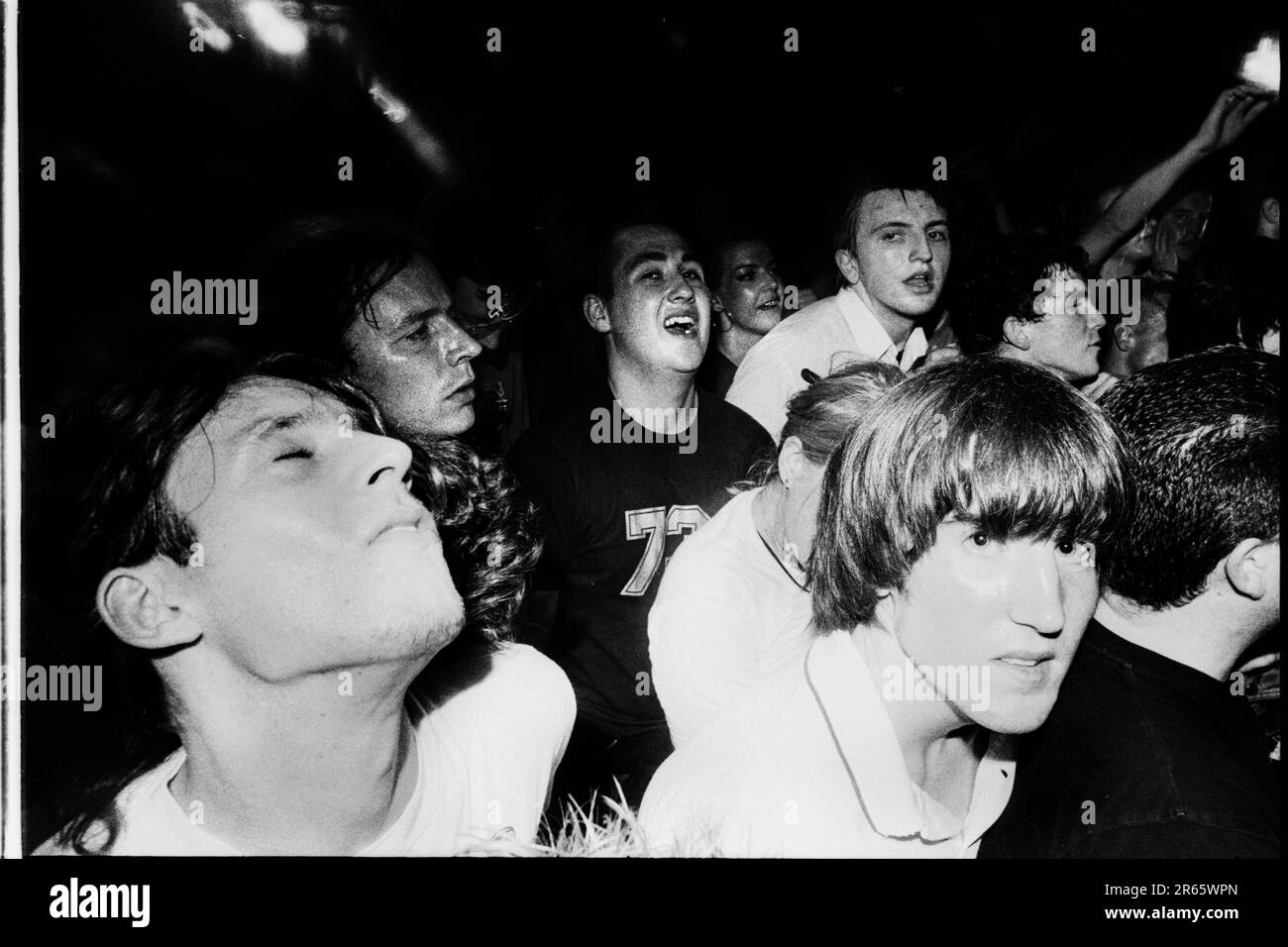 The strokes band 2001 hi-res stock photography and images - Alamy