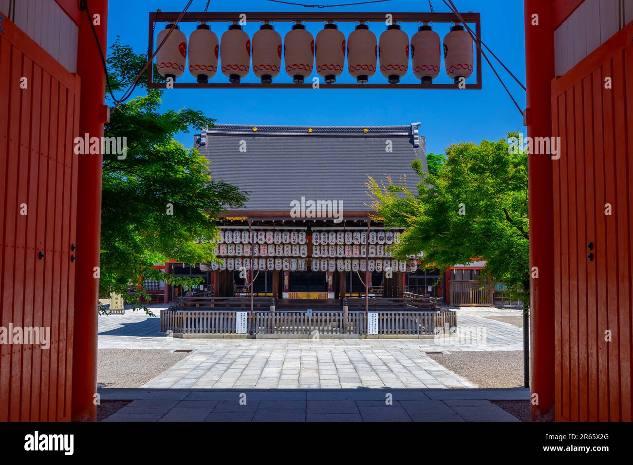 Maiten (dance hall) of Yasaka Shrine Stock Photo - Alamy