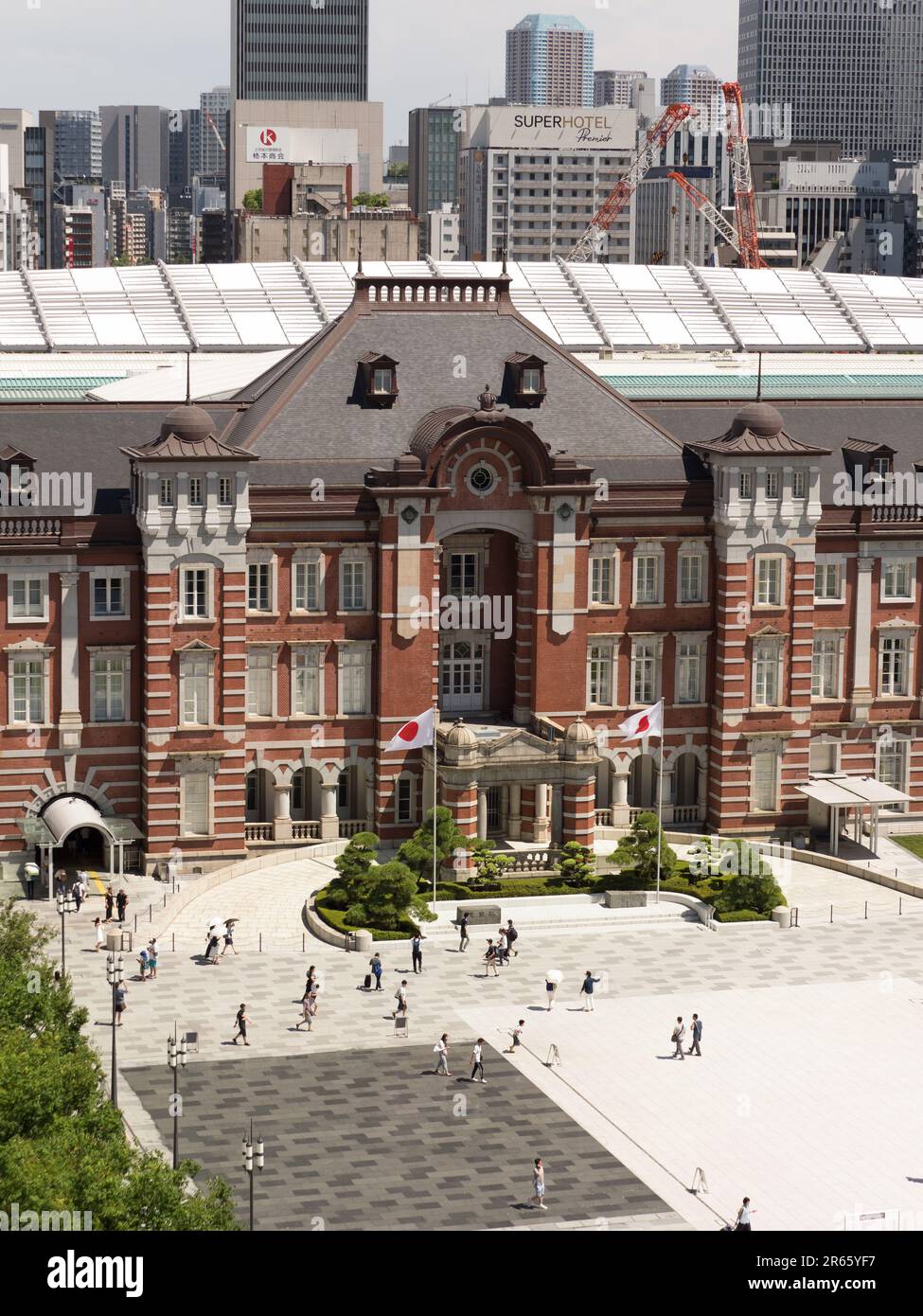 Tokyo Station's red brick station building Stock Photo - Alamy