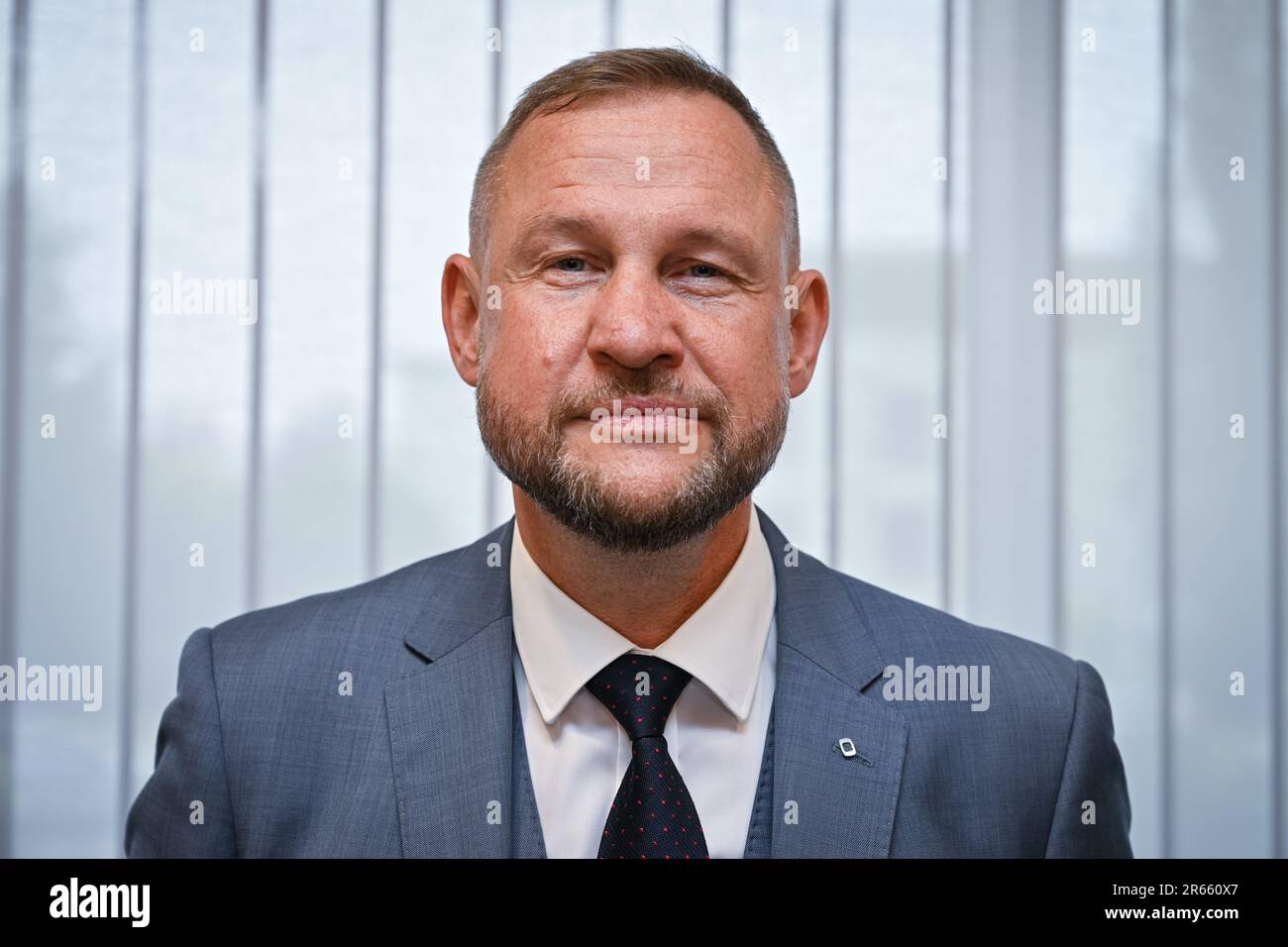 Elected ceo hi-res stock photography and images - Alamy