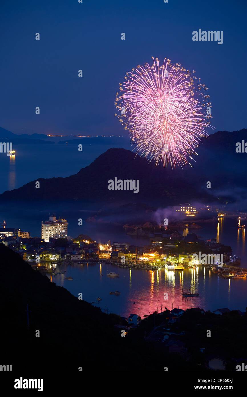 Fukuyama Tomonoura Bentenjima Fireworks Display Stock Photo - Alamy