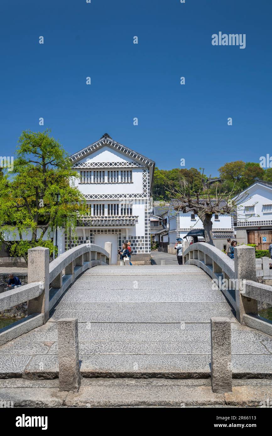 Fresh green and the middle bridge of Kurashiki Bikan Historical Quarter ...
