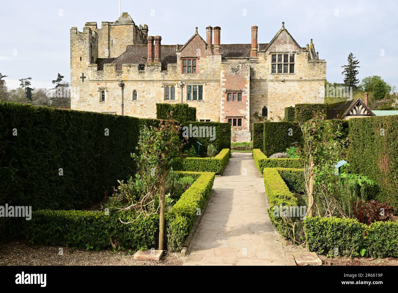 The Tudor Garden at Hever Castle, the childhood home of Anne Boleyn ...