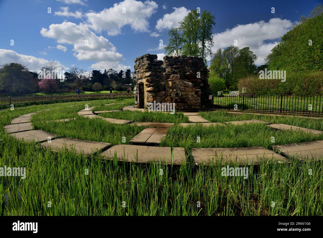 The Water Maze at Hever Castle, the childhood home of Anne Boleyn Stock ...