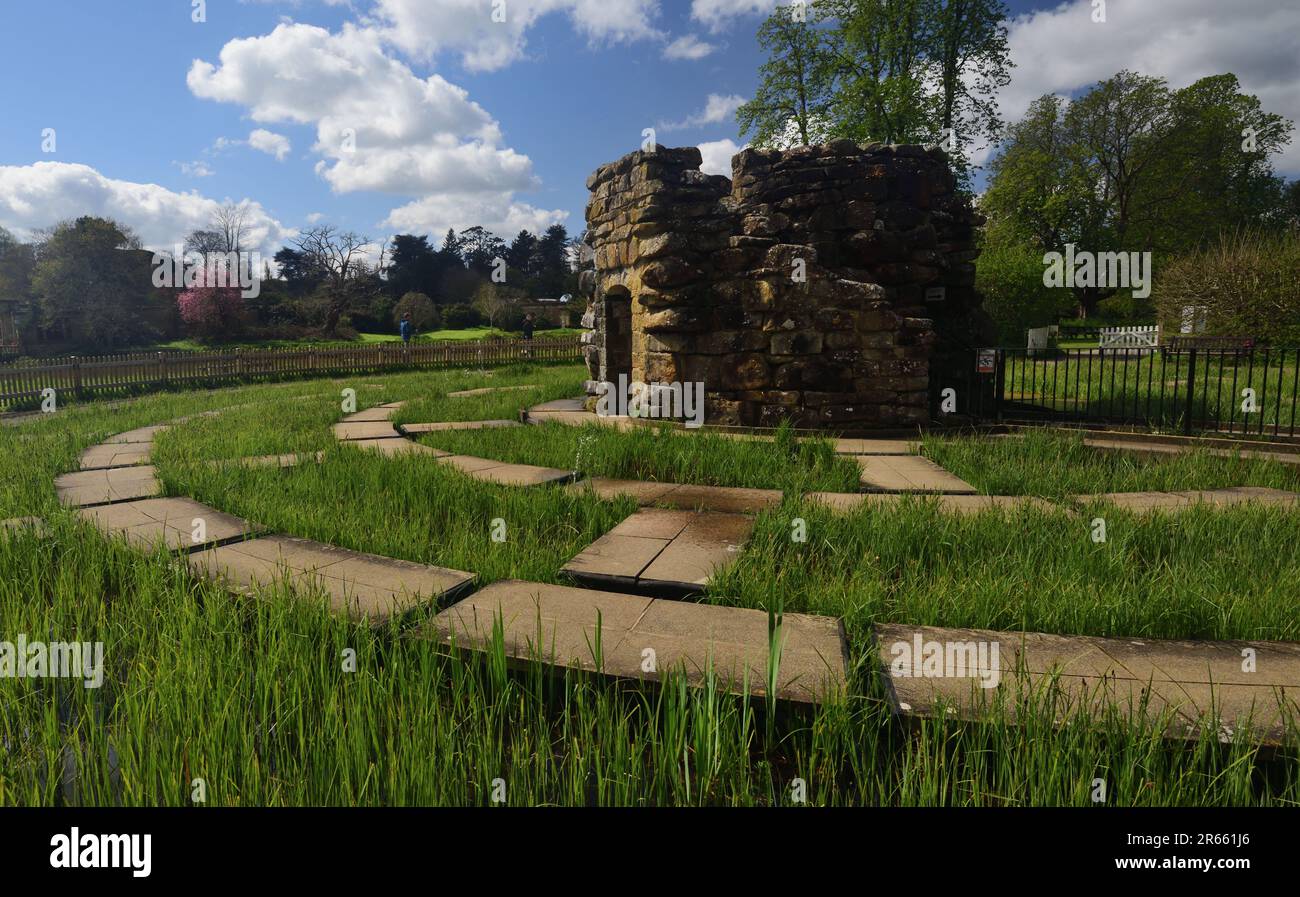 Water maze at hever castle hi-res stock photography and images - Alamy