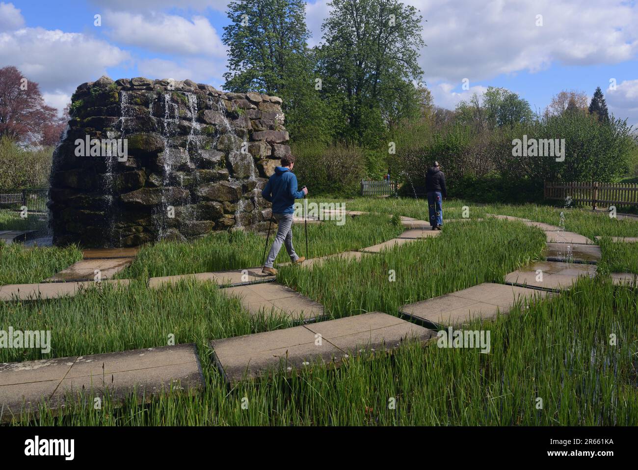 The Water Maze at Hever Castle, the childhood home of Anne Boleyn Stock ...