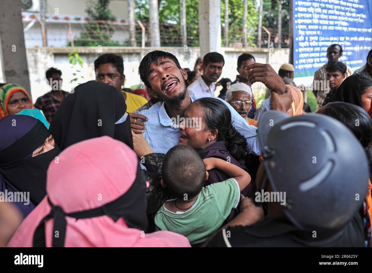 Sylhet, Bangladesh. 7th June 2023. Accident victims receiving emergency ...