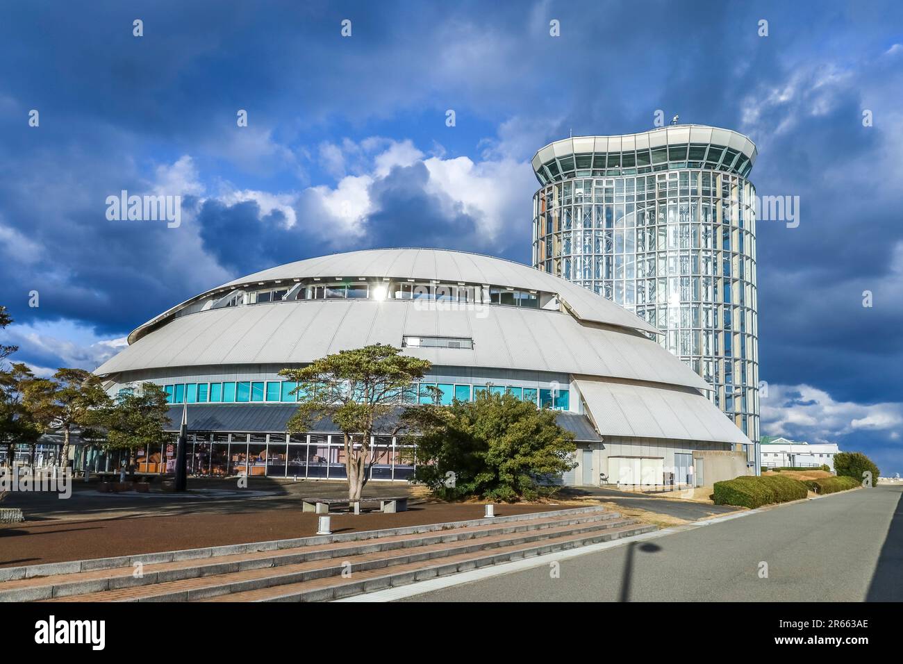 Yume minato tower hi-res stock photography and images - Alamy