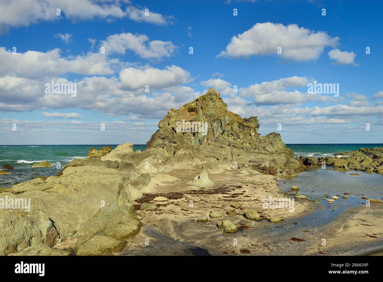 Senjidajiki Beach, Armor Rock Stock Photo - Alamy