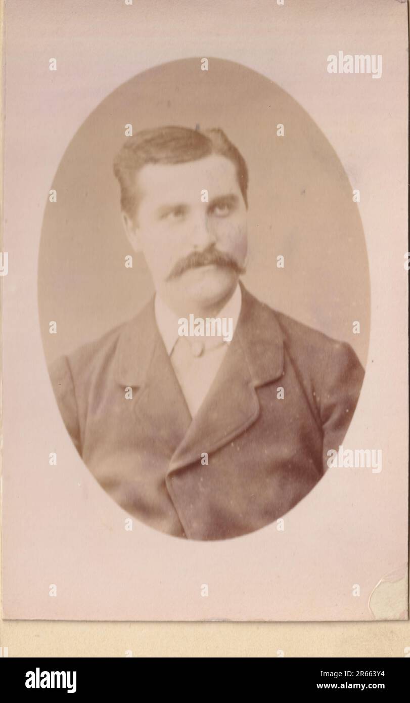 Carte de Visite: Unknown Brazilian Man by Jacques Vigier of Campinas 1879-1887 Stock Photo - Alamy