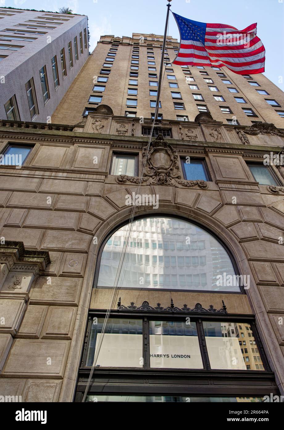 Emery Roth-designed Ritz Tower, at 465 Park Avenue, is a NYC-designated ...