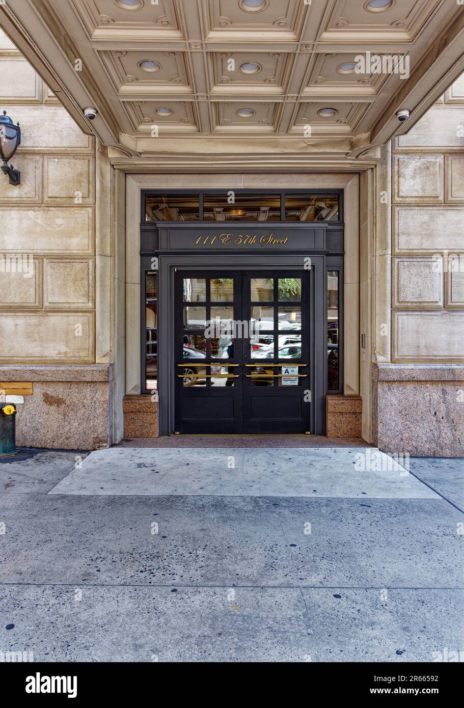 Street-level detail of the Emery Roth-designed Ritz Tower, at 465 Park ...