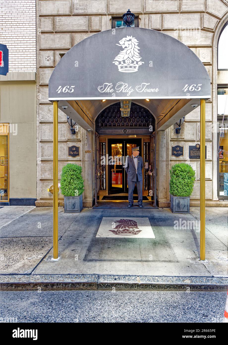 Street-level detail of the Emery Roth-designed Ritz Tower, at 465 Park ...