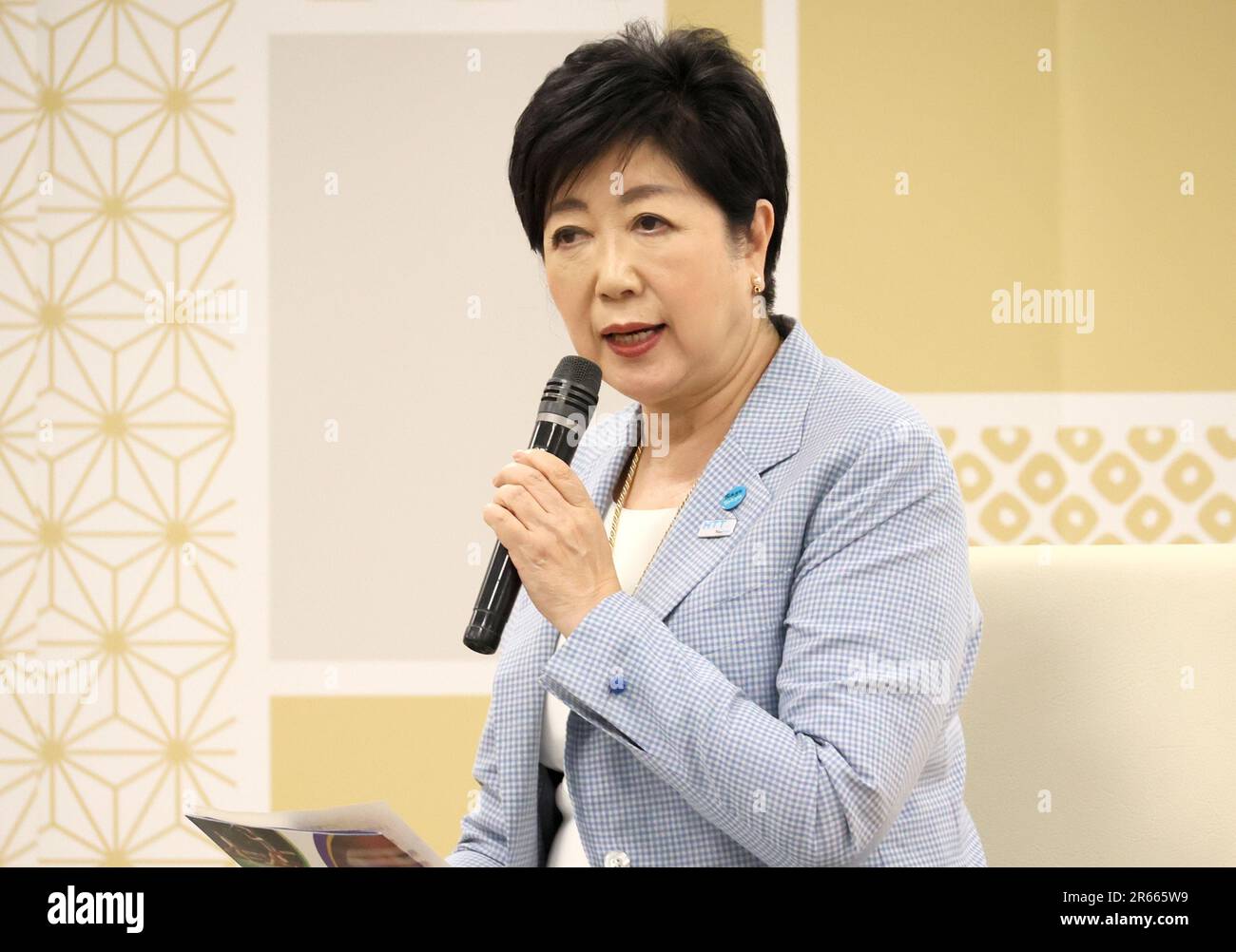 Tokyo governor yuriko koike talks hi-res stock photography and images ...