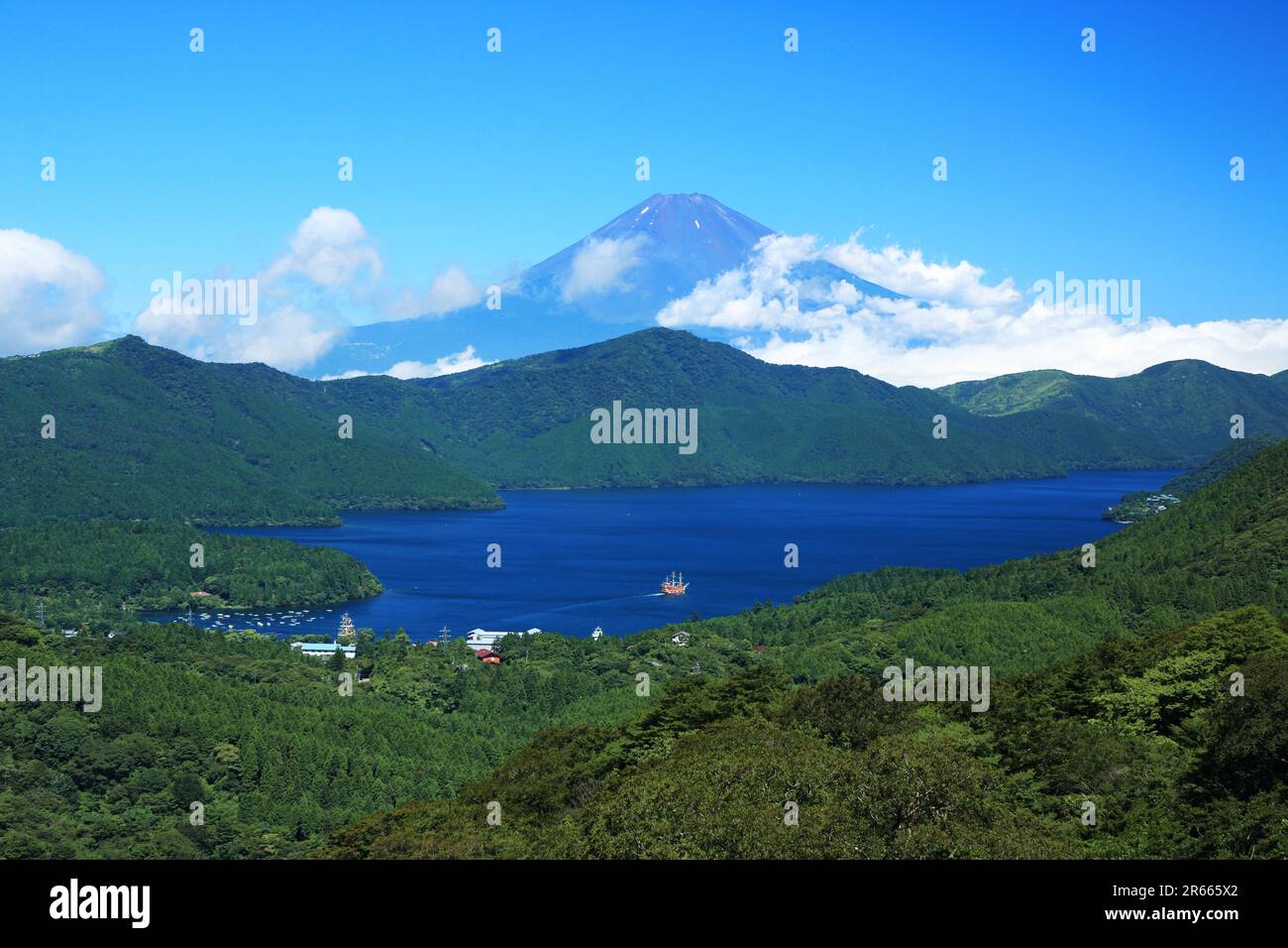 Fuji and Lake Ashinoko in summer Stock Photo - Alamy
