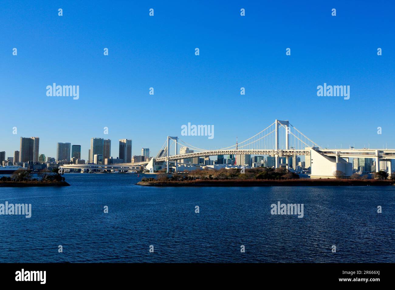 Tokyo Tower and Rainbow Bridge Stock Photo - Alamy