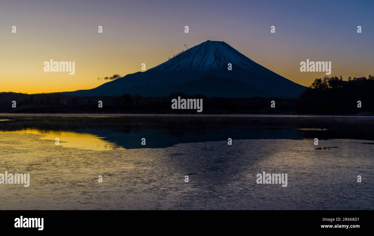 Lake Shojin and Mt. Fuji before dawn Stock Photo - Alamy