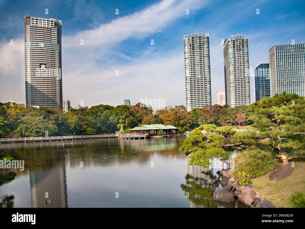 Hama rikyu gardens tokyo japan hi-res stock photography and images - Alamy