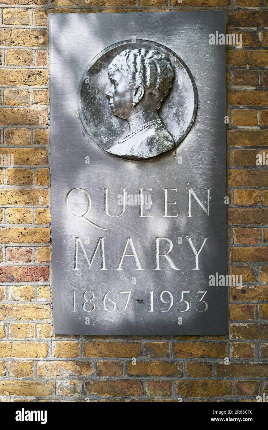Memorial plaque on a wall near Buckingham Palace, London, England, to ...