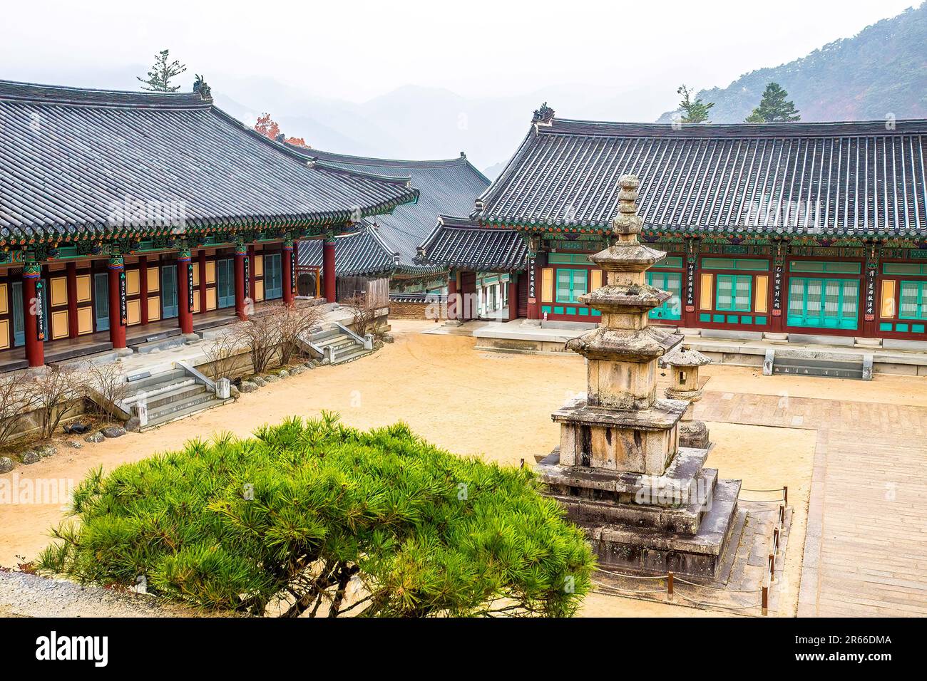 Haeinsa temple hi-res stock photography and images - Alamy