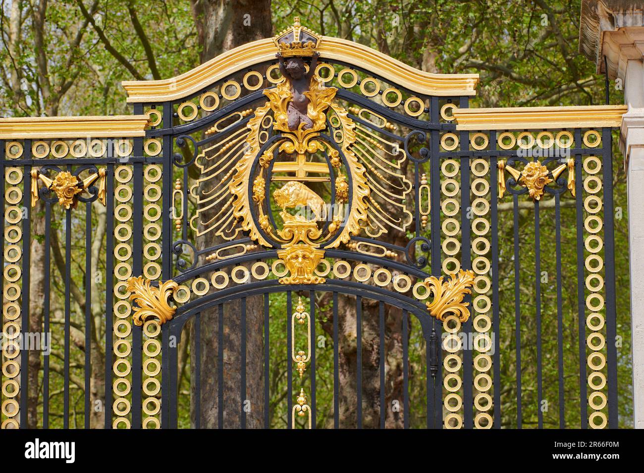 Gilded gates to Green park opposite Buckingham Palace, London, England ...