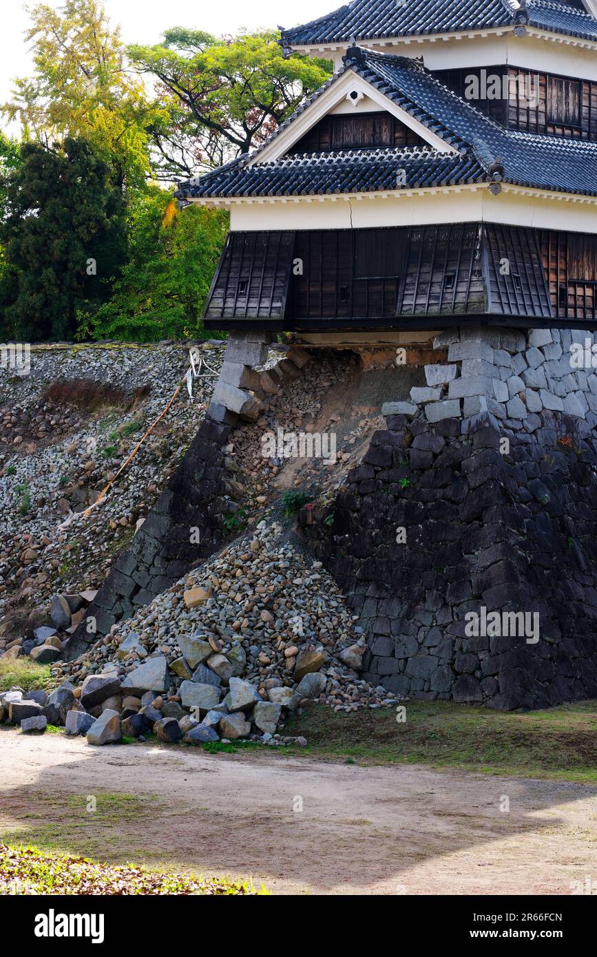 Kumamoto Castle after the Kumamoto Earthquake Stock Photo - Alamy