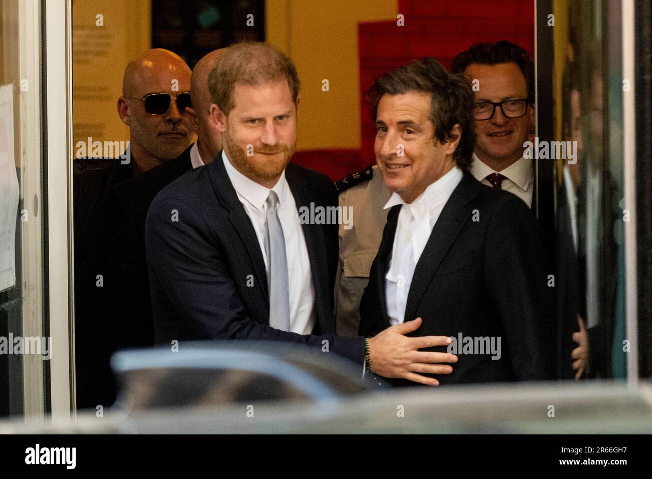 The daily mirror journalists hi-res stock photography and images - Alamy