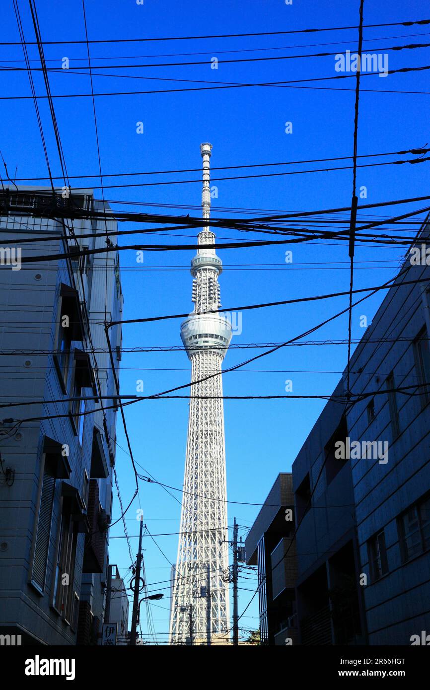 Tokyo power lines hi-res stock photography and images - Alamy