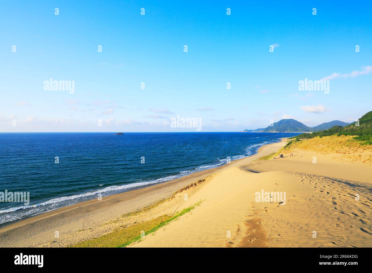 Tottori Sand Dunes and Sea of Japan Stock Photo - Alamy