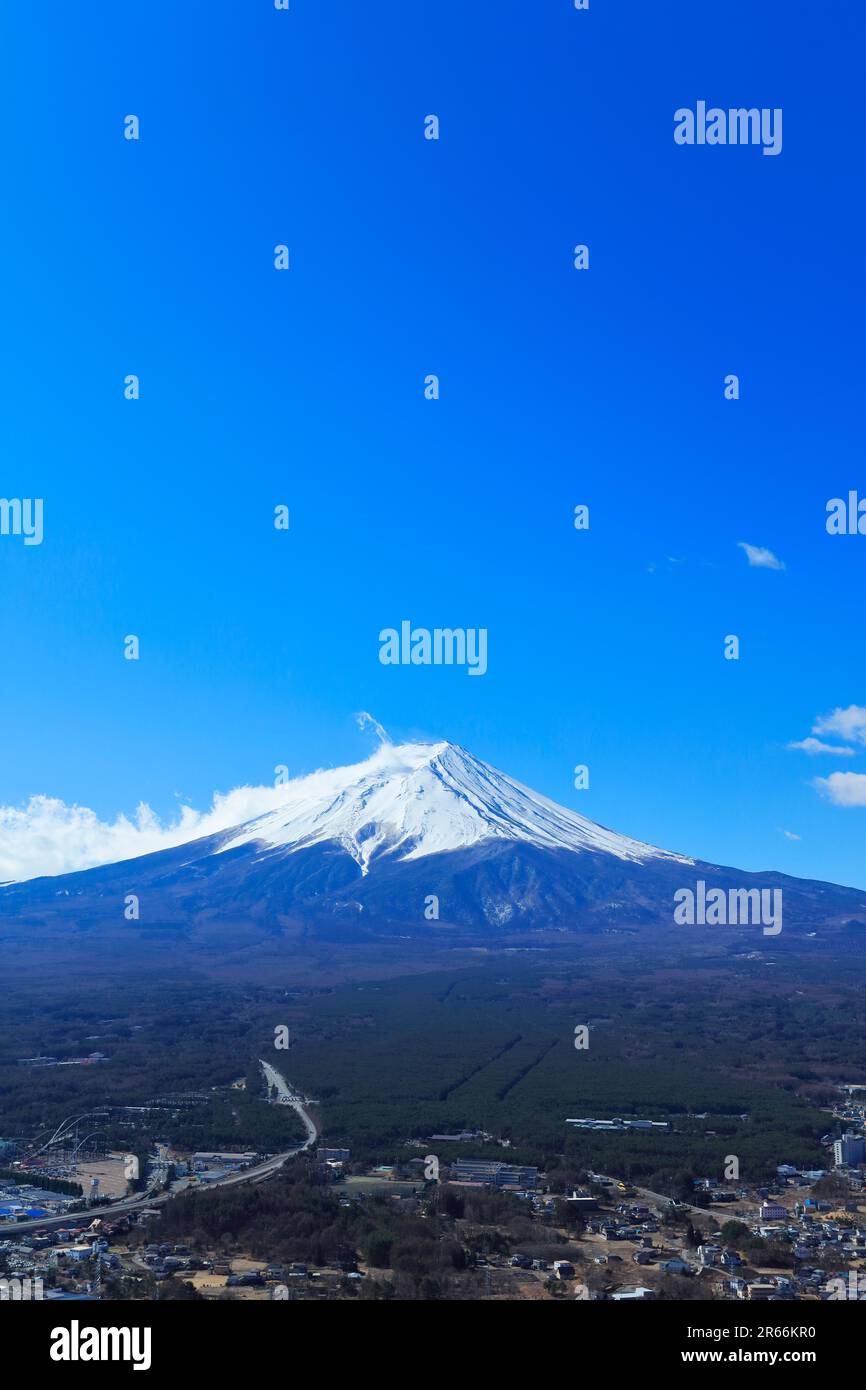 Blue sky and Mount Fuji Stock Photo - Alamy