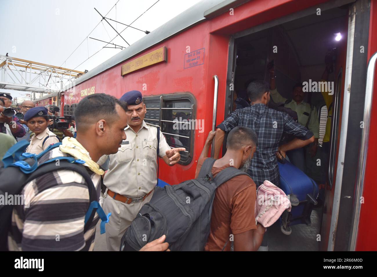 Kolkata, West Bengal, India. 7th June, 2023. People are entering into ...