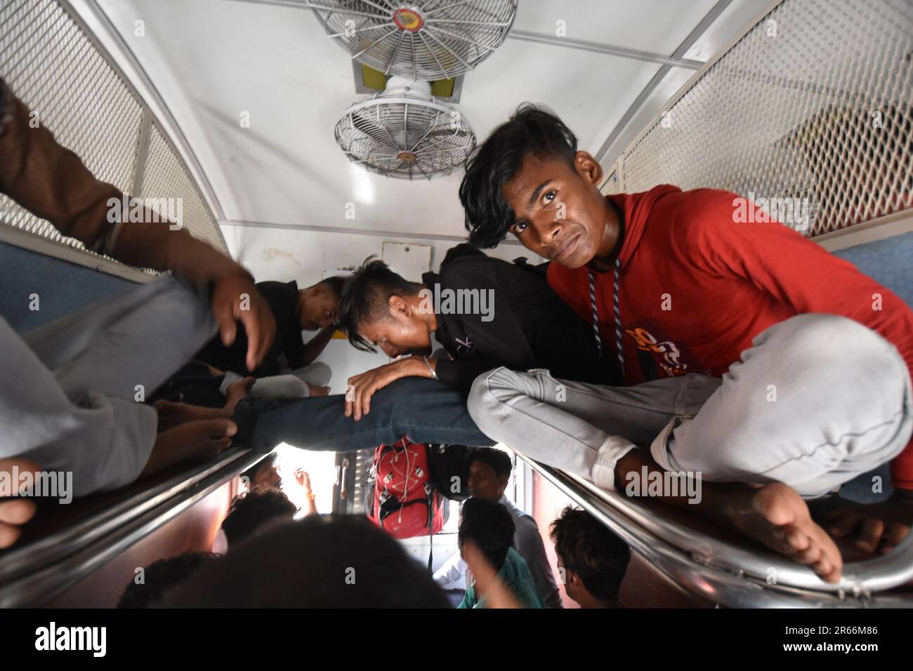 Kolkata, West Bengal, India. 7th June, 2023. Interior of an unreserved ...