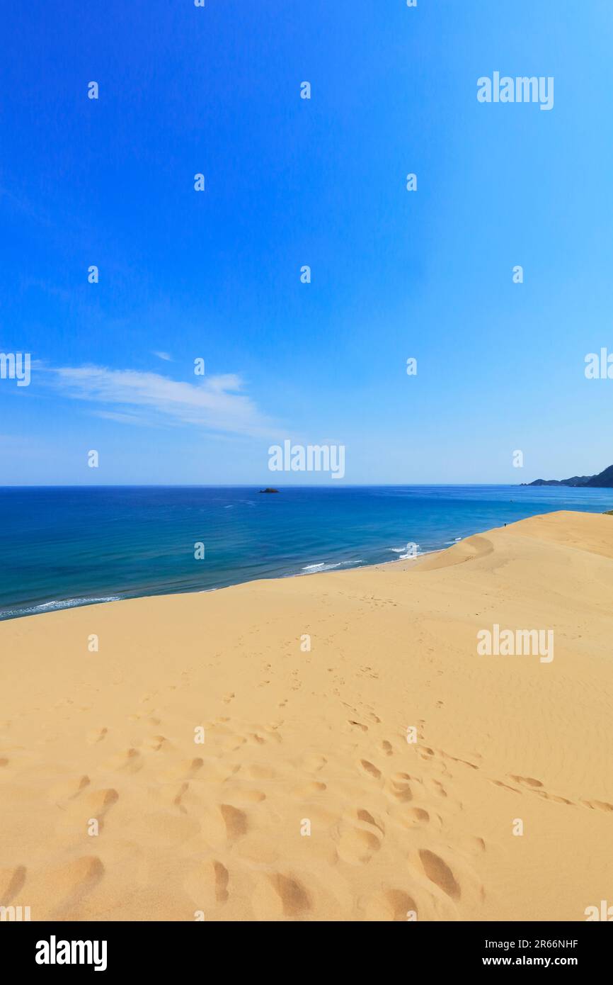 Tottori Sand Dunes and Sea of Japan Stock Photo - Alamy