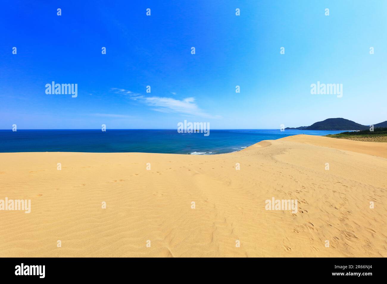 Tottori Sand Dunes and Sea of Japan Stock Photo - Alamy